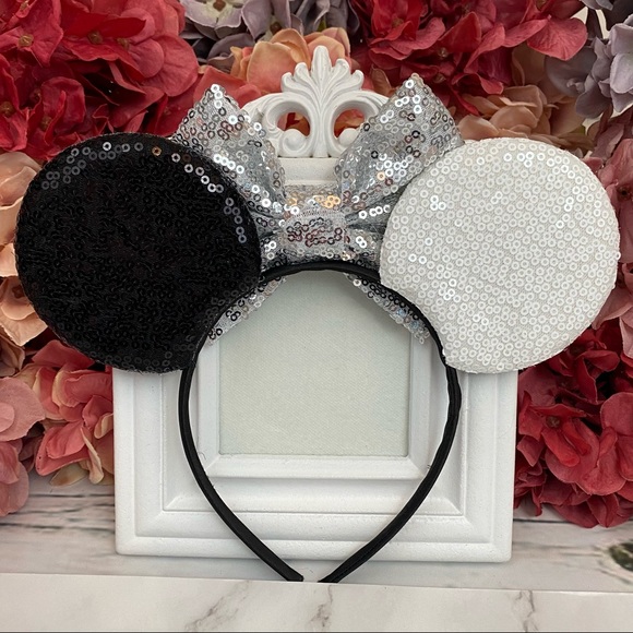 Accessories | Minnie Mouse Nightmare Before Christmas Headband | Poshmark